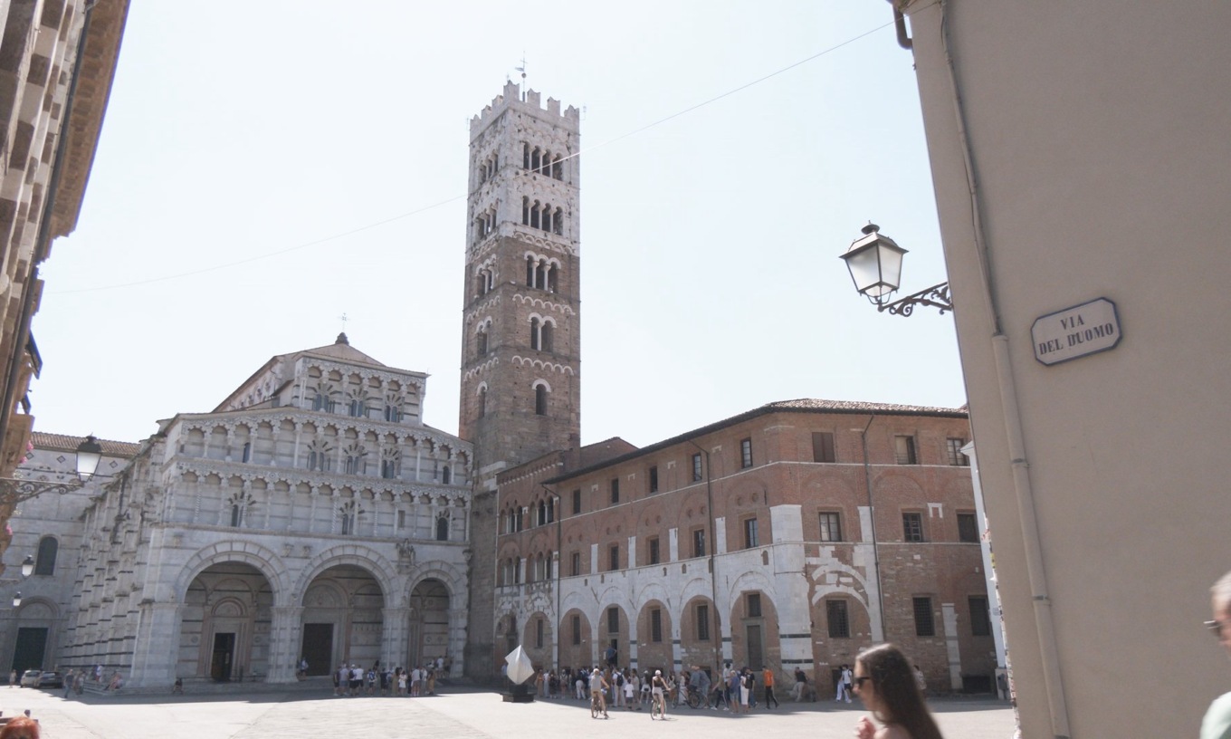 Scontro tra moto a Lucca, muore centauro - Italia 7